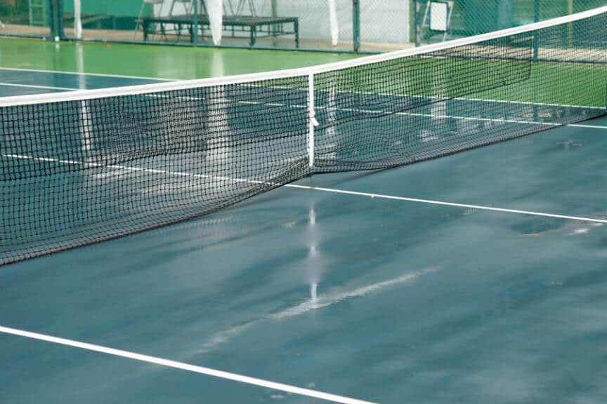 Can you Play Tennis in the Rain? - Tennis 4 Beginners